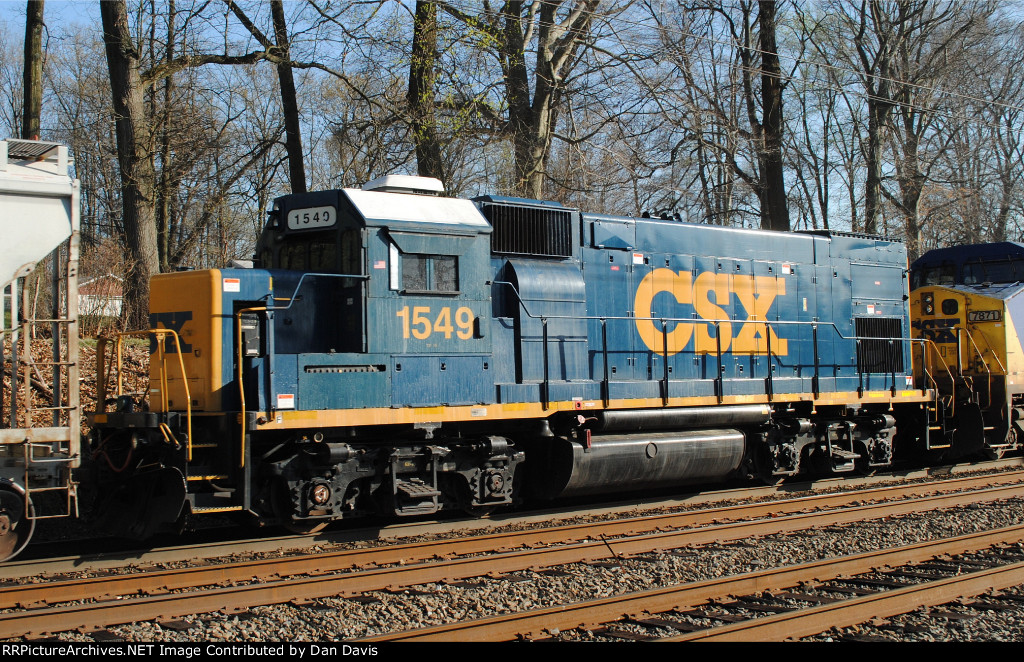 CSX GP15-1 1549 on Q439-30